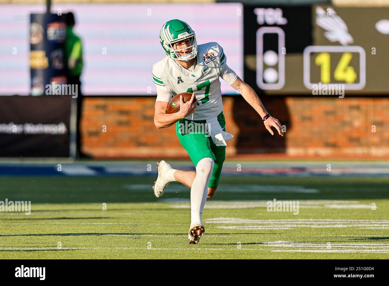 DALLAS, TX - JANUARY 03: North Texas Mean Green quarterback Drew ...