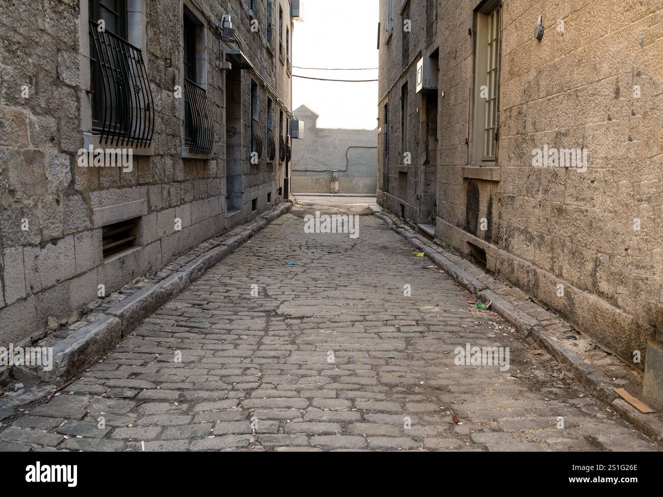 old crumbly brick alleyway in Montreal Stock Photo - Alamy