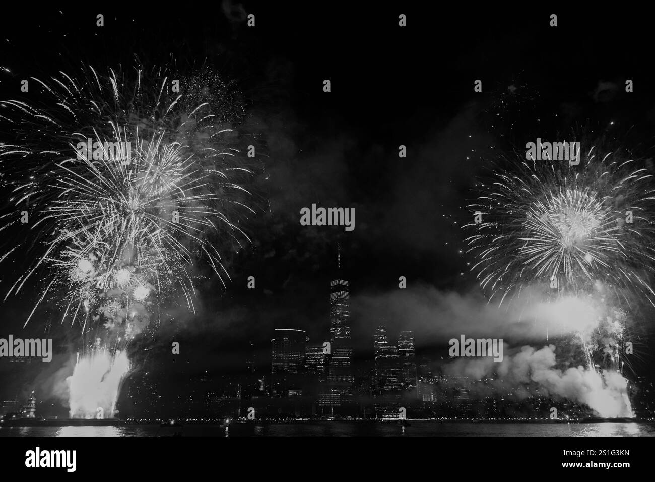 New York Manhattan fireworks. New York Fireworks over Manhattan. New ...