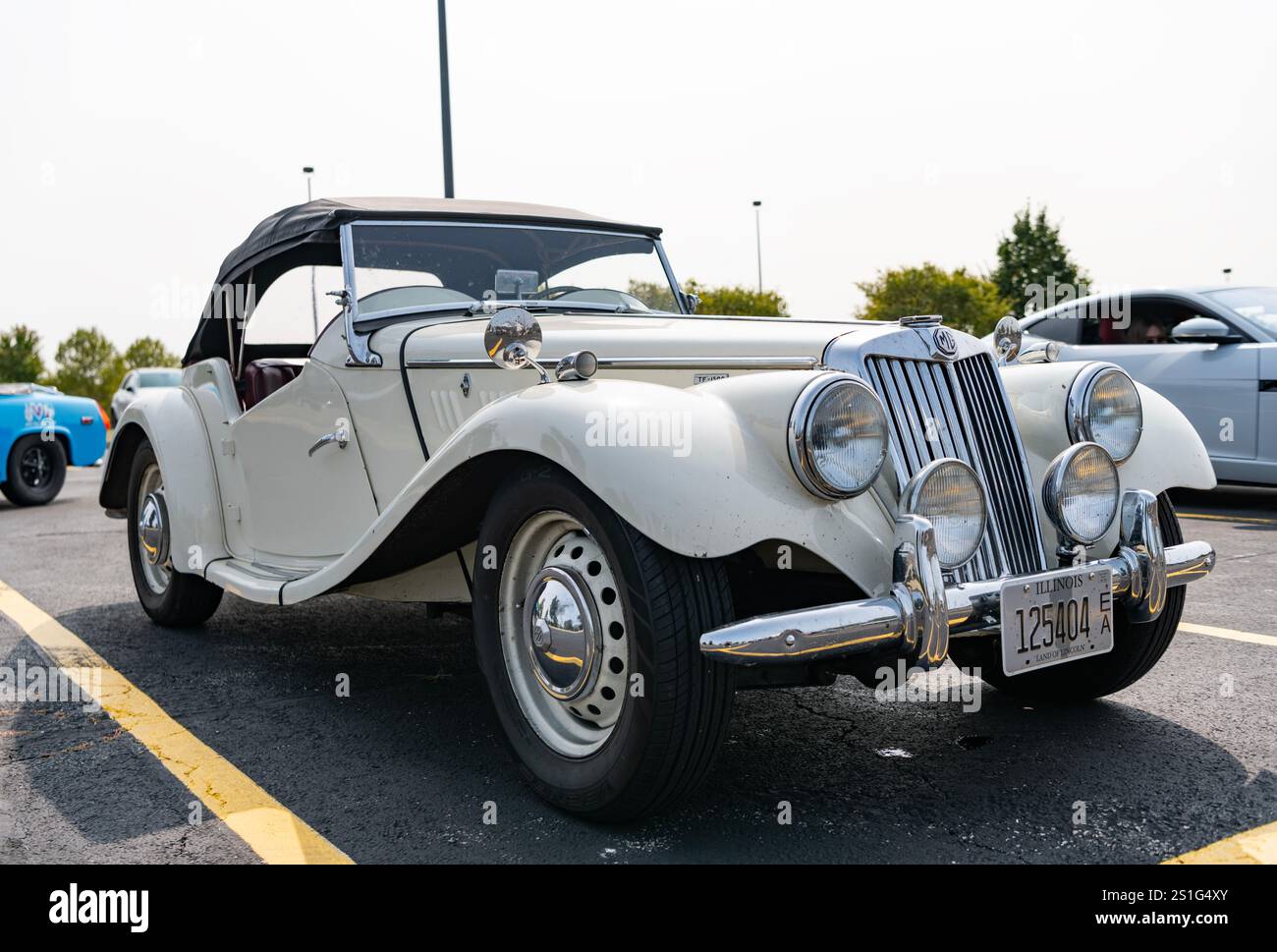Chicago, Illinois, USA - September 08, 2024: 1954 MG TF retro sportscar ...