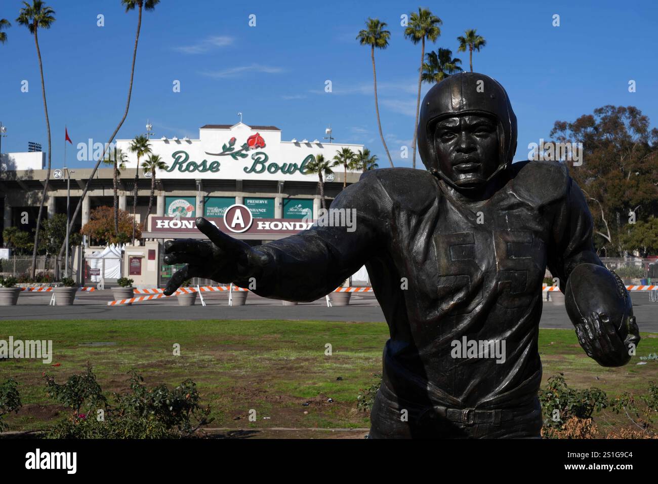 Pasadena, United States. 03rd Jan, 2025. A statue of Jackie Robinson at ...