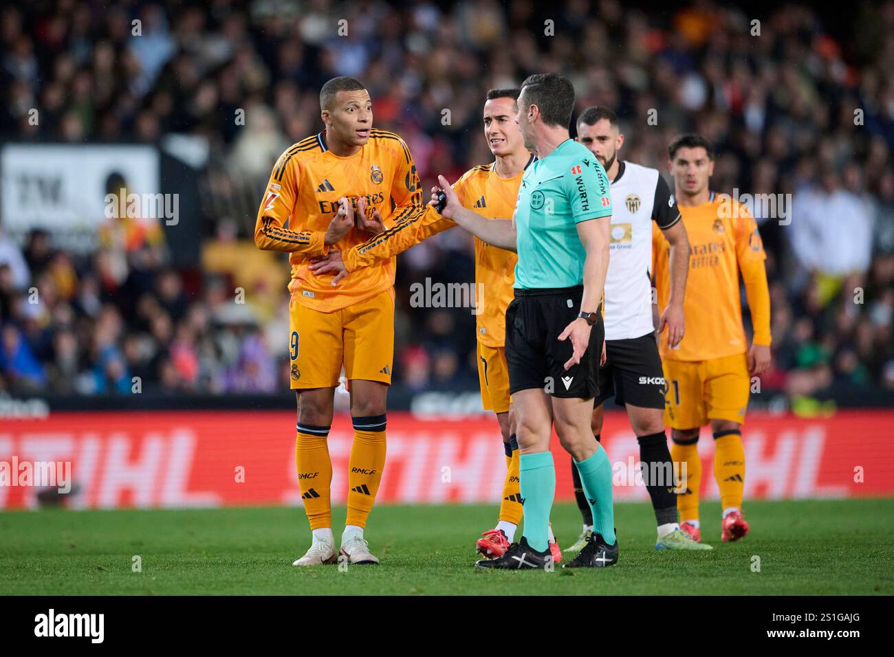 Front kylian mbappe hi-res stock photography and images - Alamy