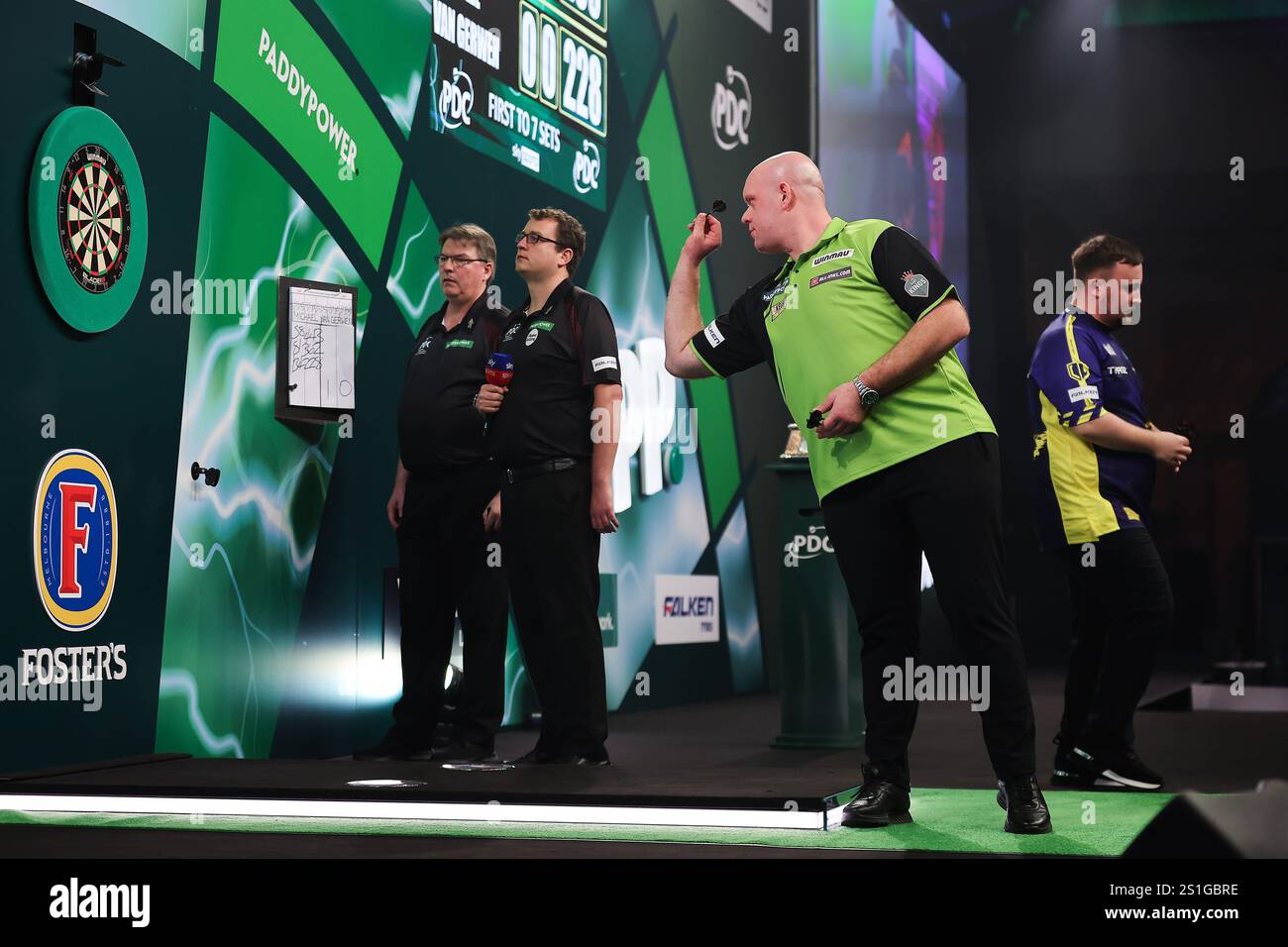 Alexandra Palace, London, UK. 3rd Jan, 2025. 2024/25 PDC Paddy Power World Darts Championships ...