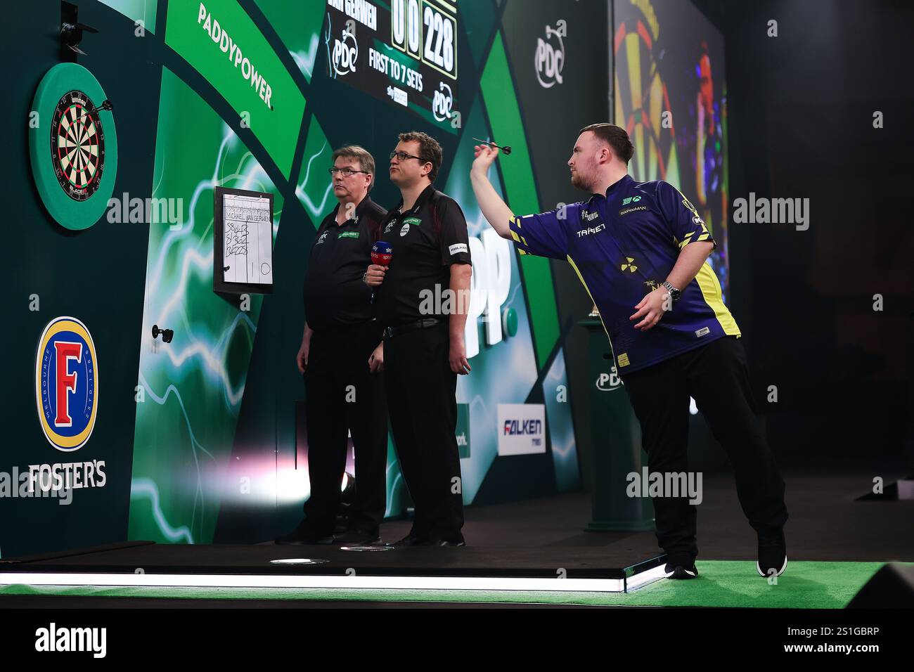 Alexandra Palace, London, UK. 3rd Jan, 2025. 2024/25 PDC Paddy Power ...