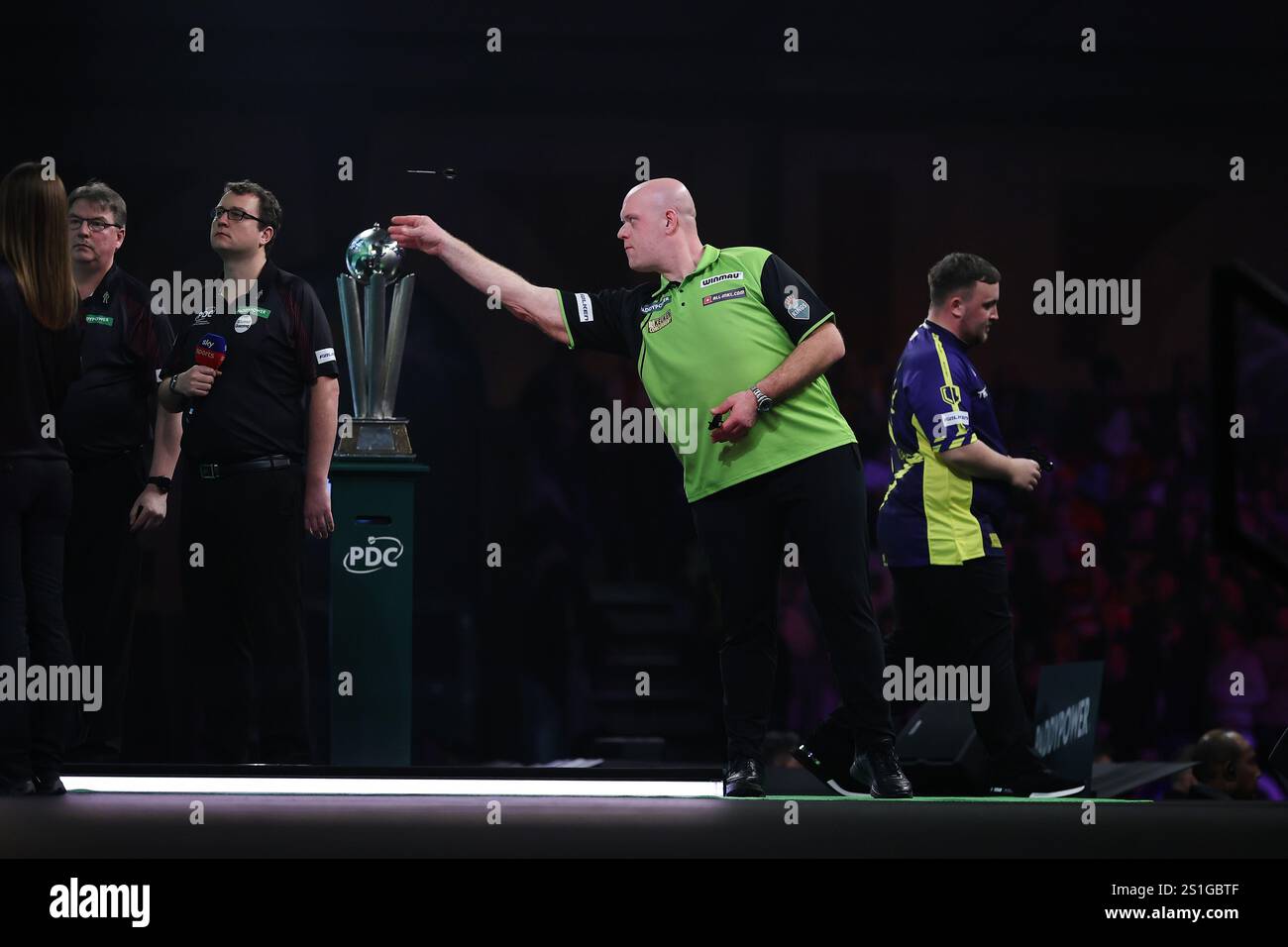 Alexandra Palace, London, UK. 3rd Jan, 2025. 2024/25 PDC Paddy Power World Darts Championships ...