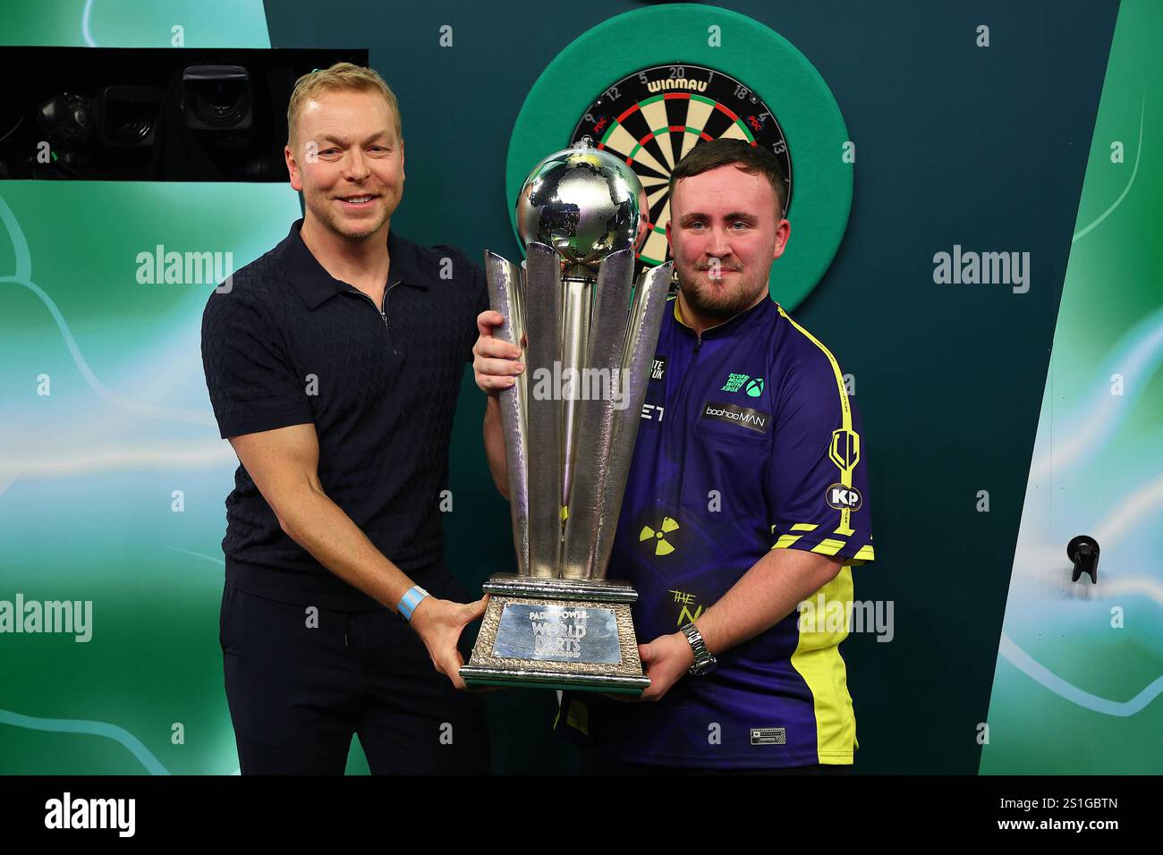 Alexandra Palace, London, UK. 3rd Jan, 2025. 2024/25 PDC Paddy Power World Darts Championships ...