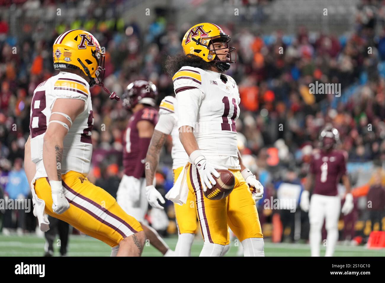 CHARLOTTE, NC - JANUARY 03: Minnesota Golden Gophers wide receiver ...