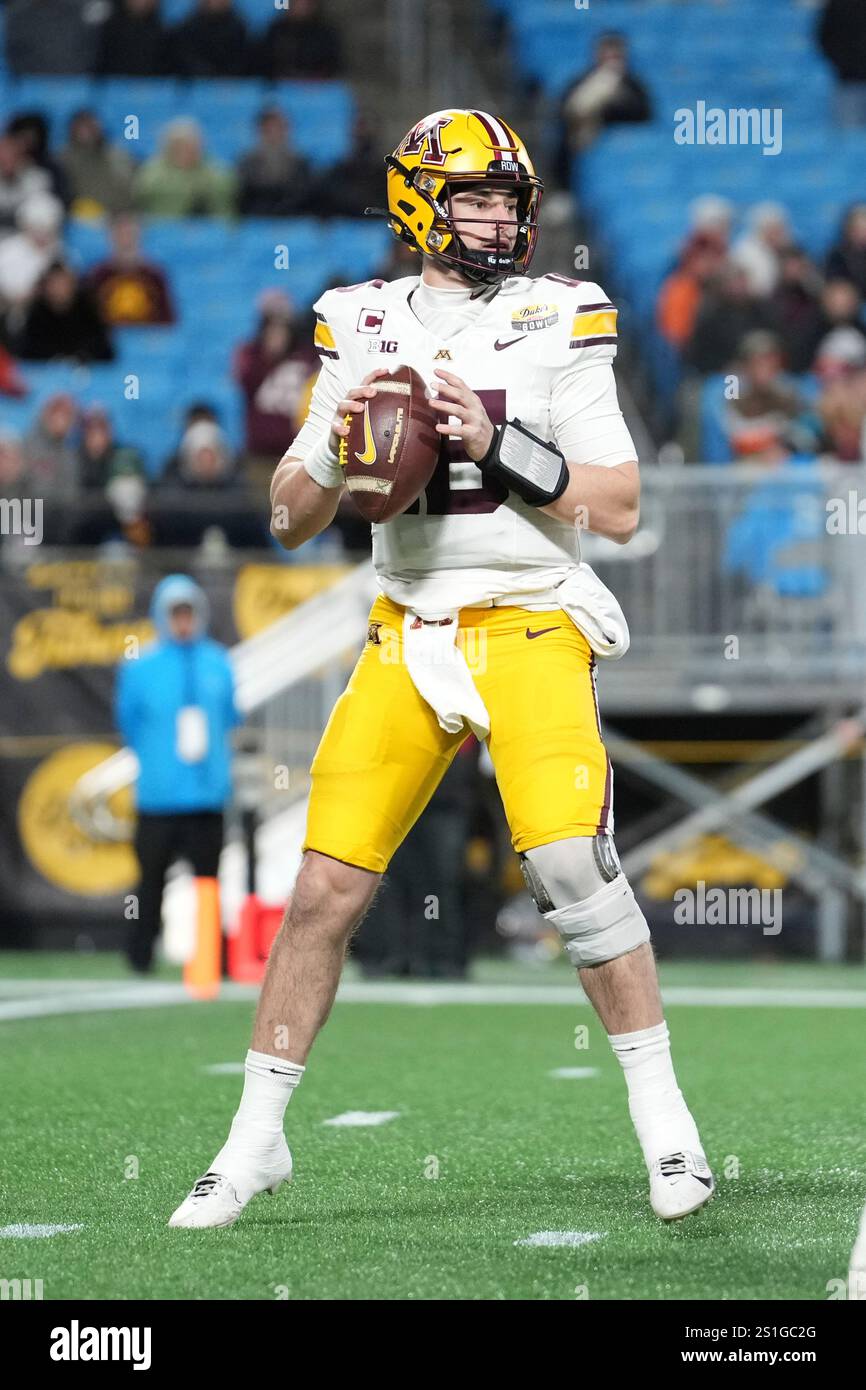 CHARLOTTE, NC - JANUARY 03: Minnesota Golden Gophers quarterback Max ...