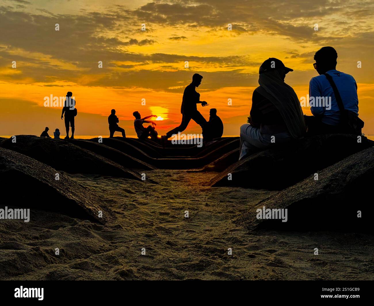People silloute at beach Stock Photo - Alamy