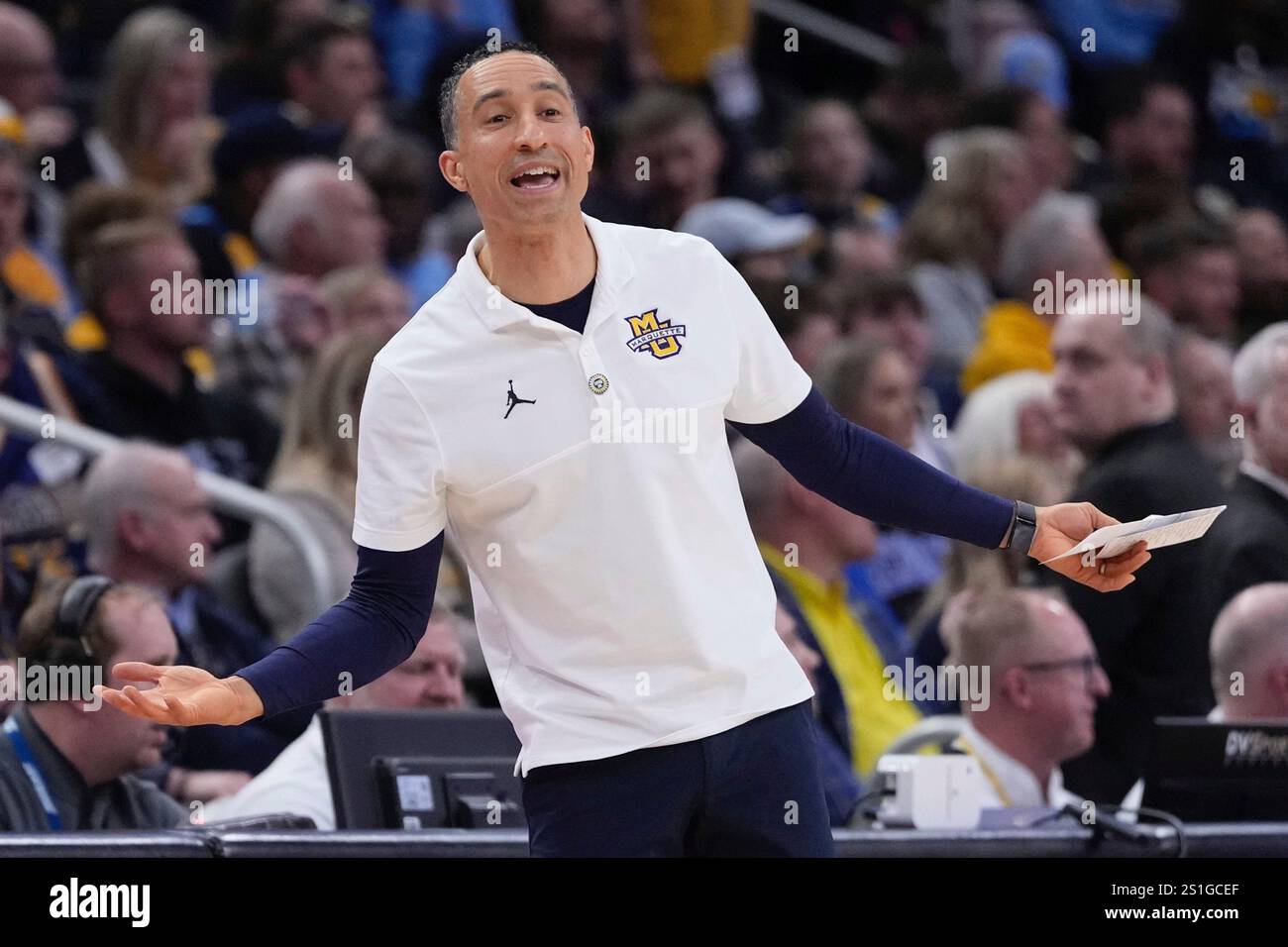 Marquette head coach Shaka Smart reacts during the first half of an ...