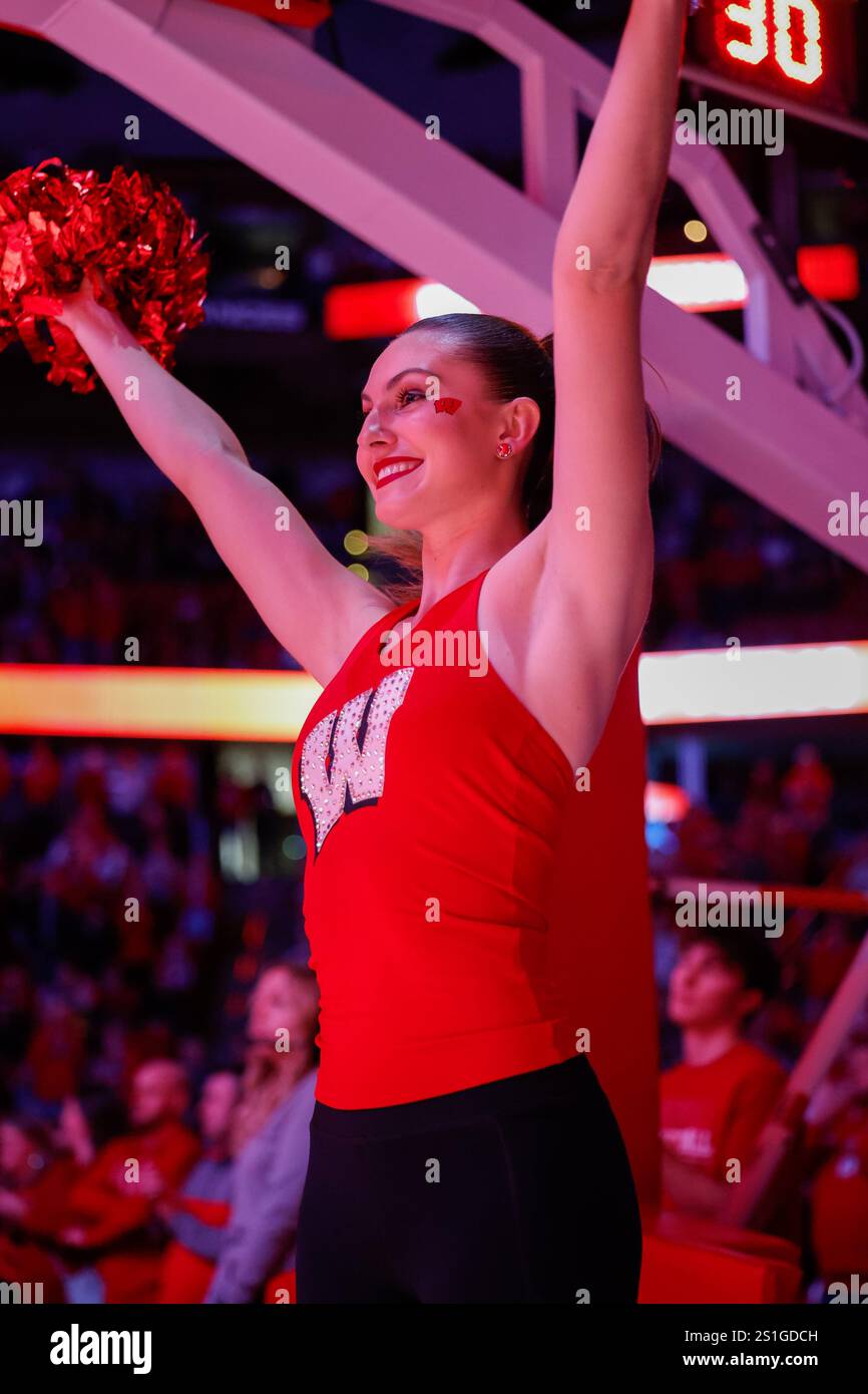 Madison, WI, USA. 3rd Jan, 2025. Wisconsin Badgers dance team during ...