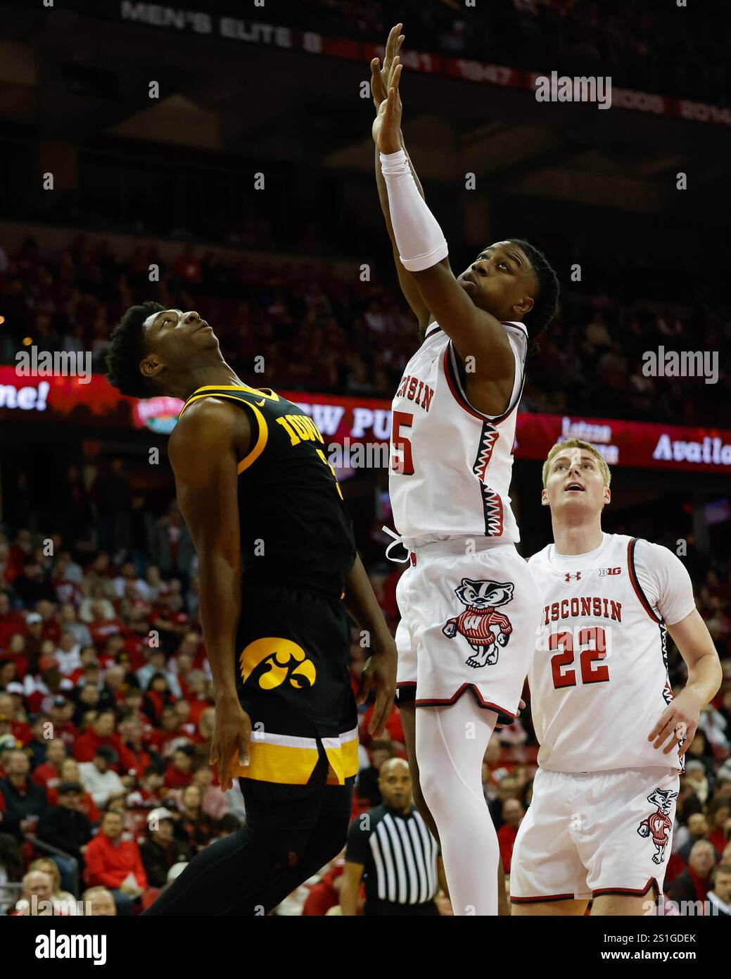 Madison, WI, USA. 3rd Jan, 2025. Iowa Hawkeyes guard Drew Thelwell (3 ...