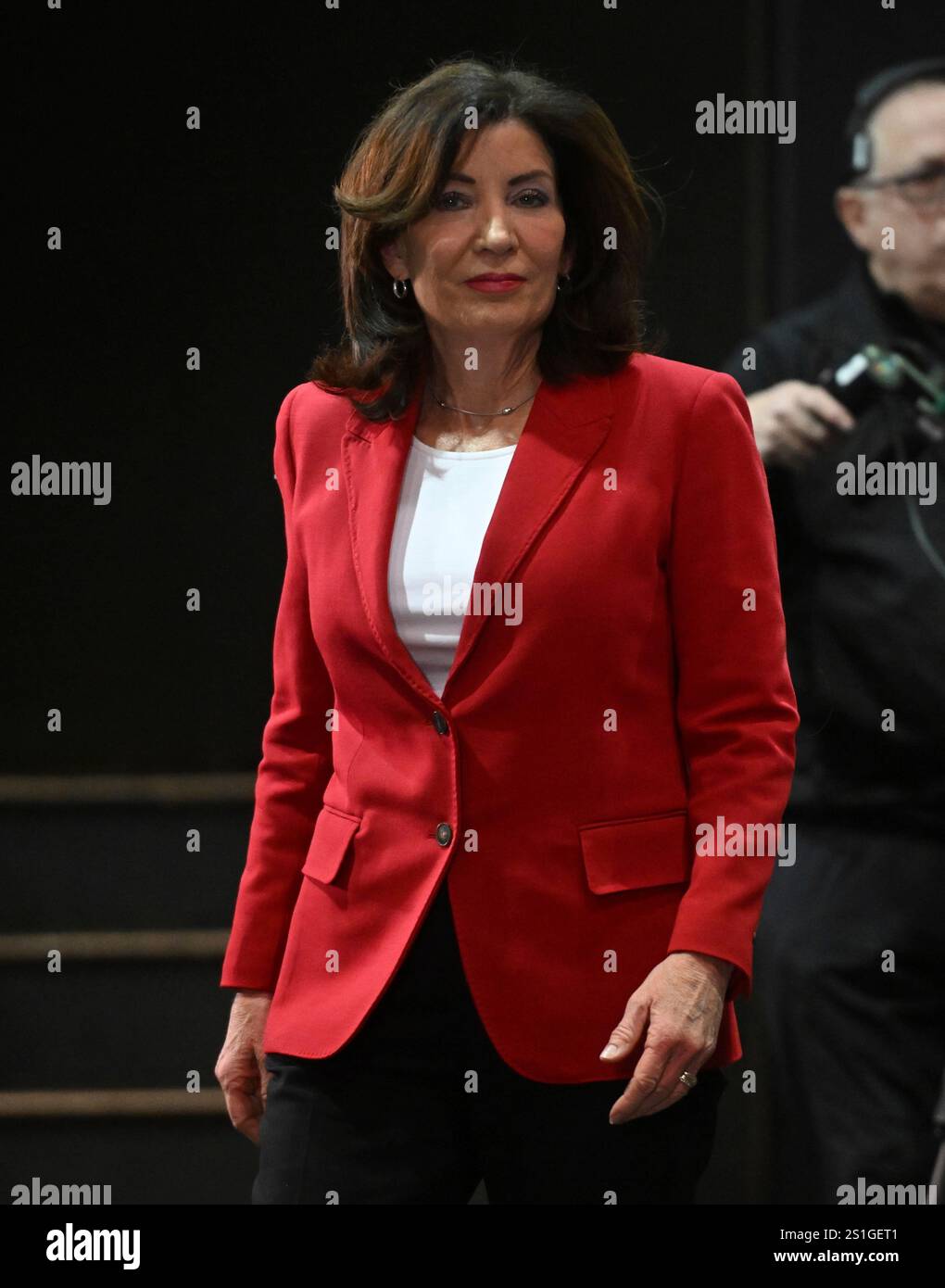 Photo by: NDZ/STAR MAX/IPx 2025 1/3/25 Governor Kathy Hochul makes an ...
