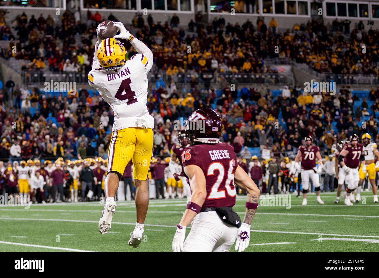 Charlotte, NC, USA. 3rd Jan, 2025. Minnesota defensive back Za'Quan ...