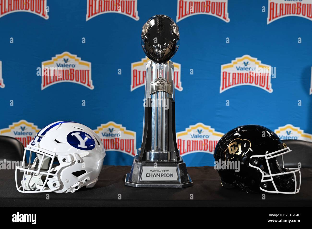 San Antonio, United States. 27th Dec, 2024. The Valero Alamo Bowl ...
