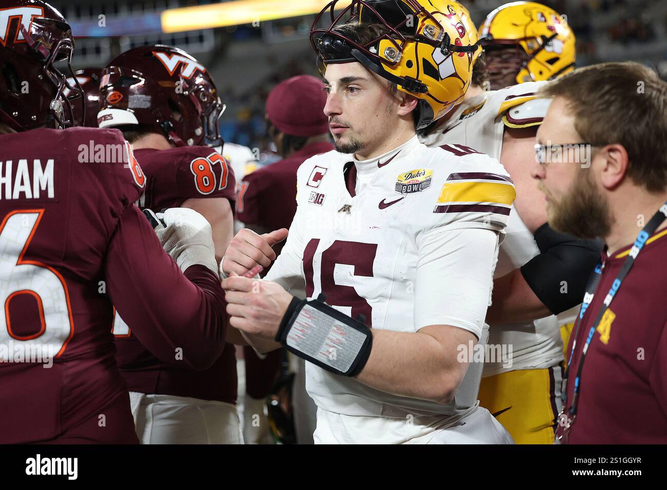 CHARLOTTE, NC - JANUARY 03: Minnesota Golden Gophers defensive back ...