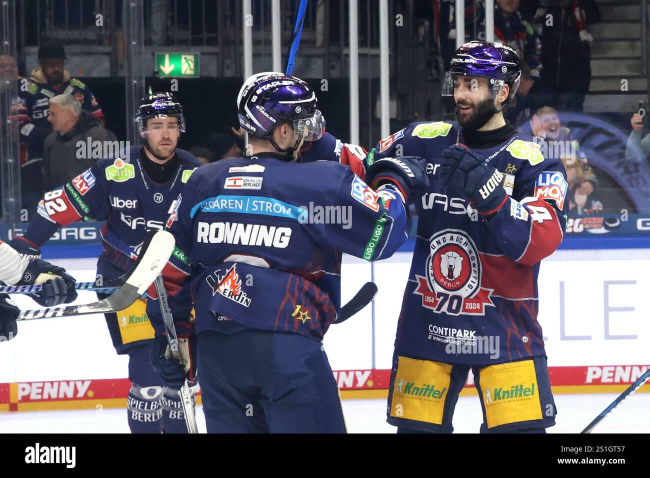 Berlin, Deutschland. 03rd Jan, 2025. 03.01.2025, Uber-Arena, Berlin, DEU, DEL, 1.EBL, Eisbaeren ...