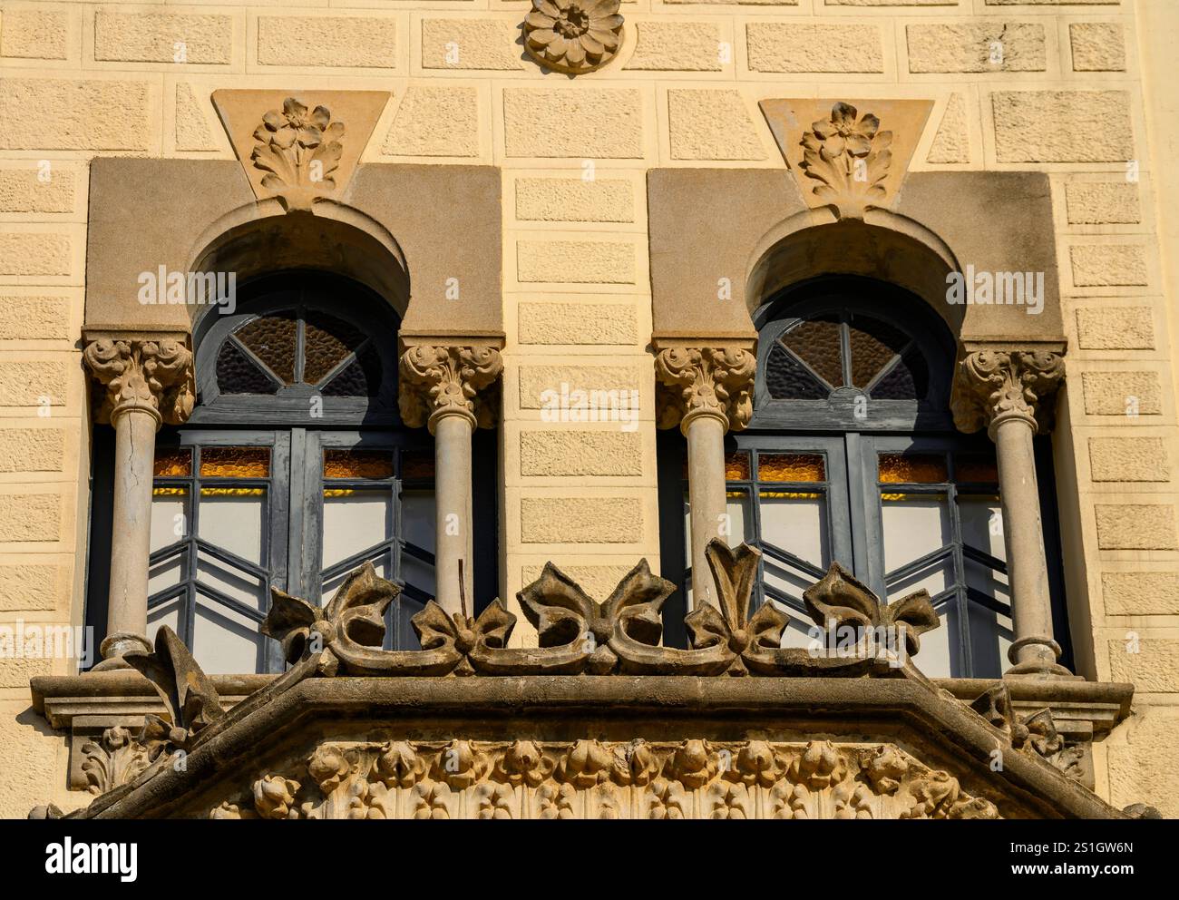Estilo de arquitectura del siglo xix hi-res stock photography and ...