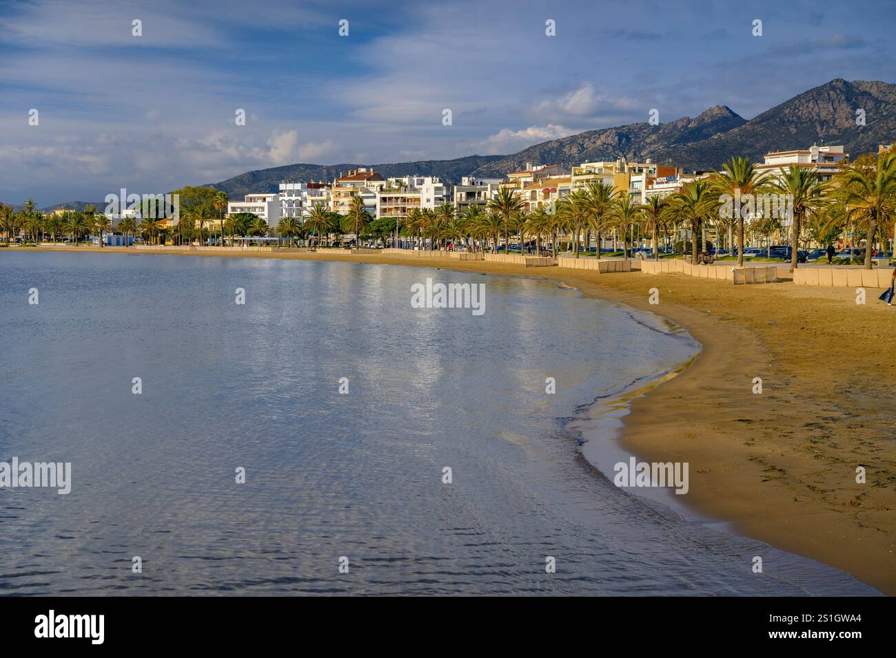 Playa de rosas hi-res stock photography and images - Alamy