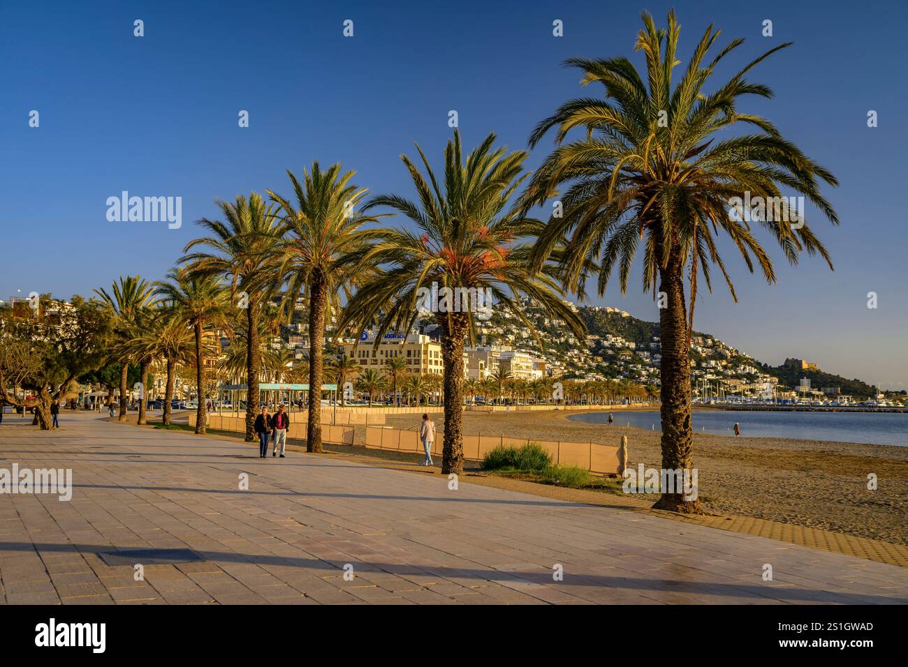 Atardecer y costa hi-res stock photography and images - Alamy