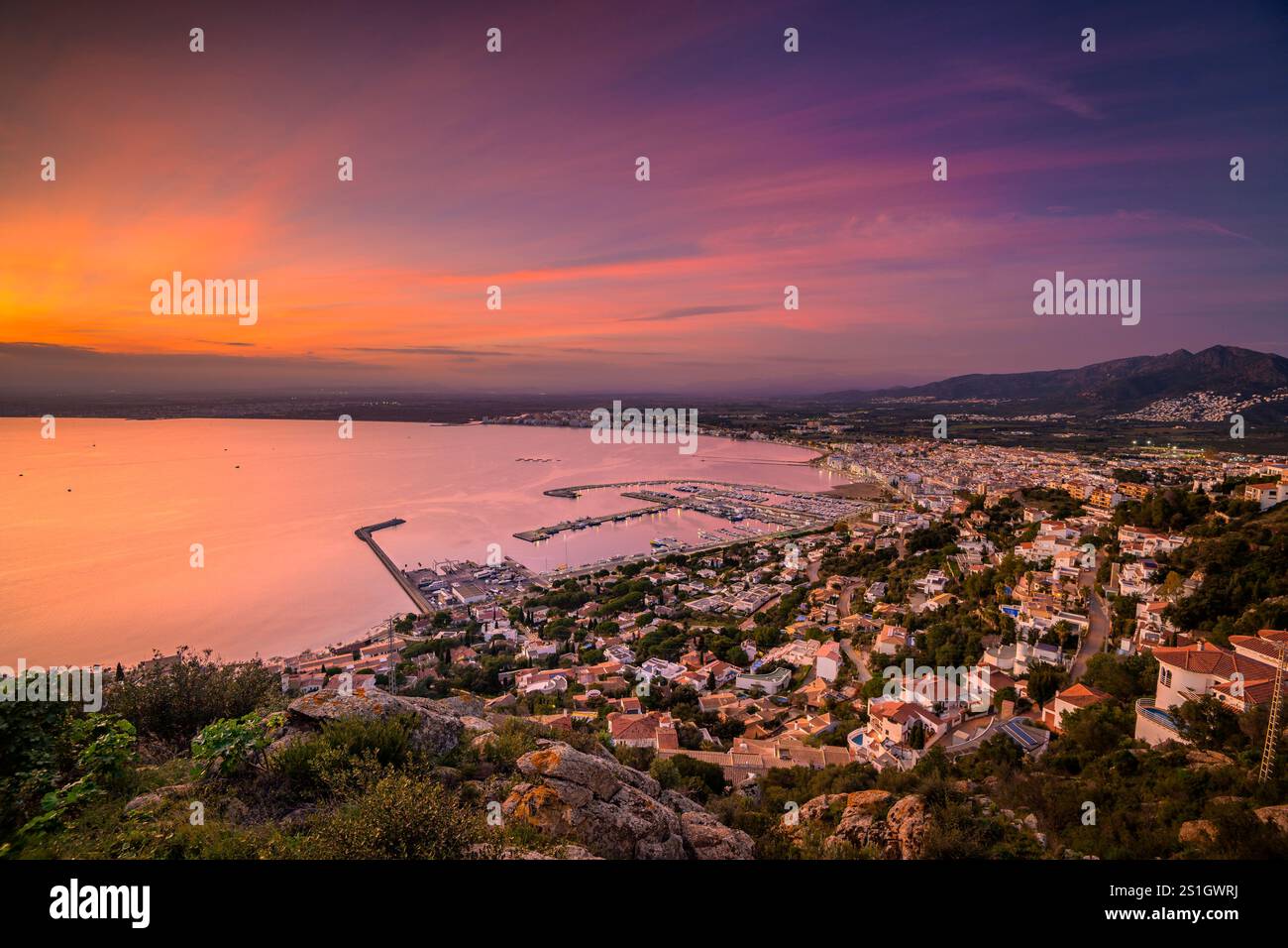 Puerto golfo de rosas hi-res stock photography and images - Alamy