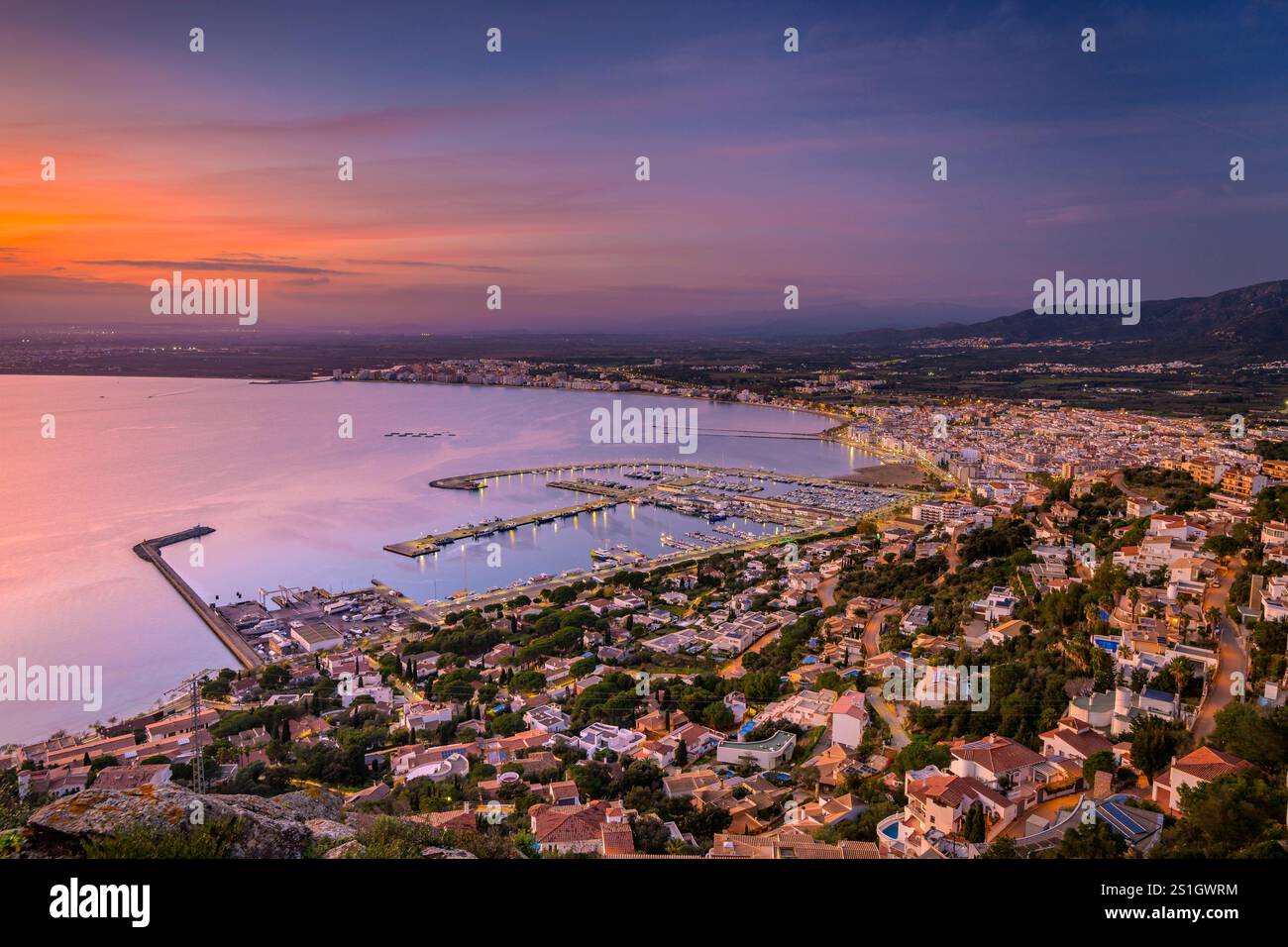 Puerto golfo de rosas hi-res stock photography and images - Alamy