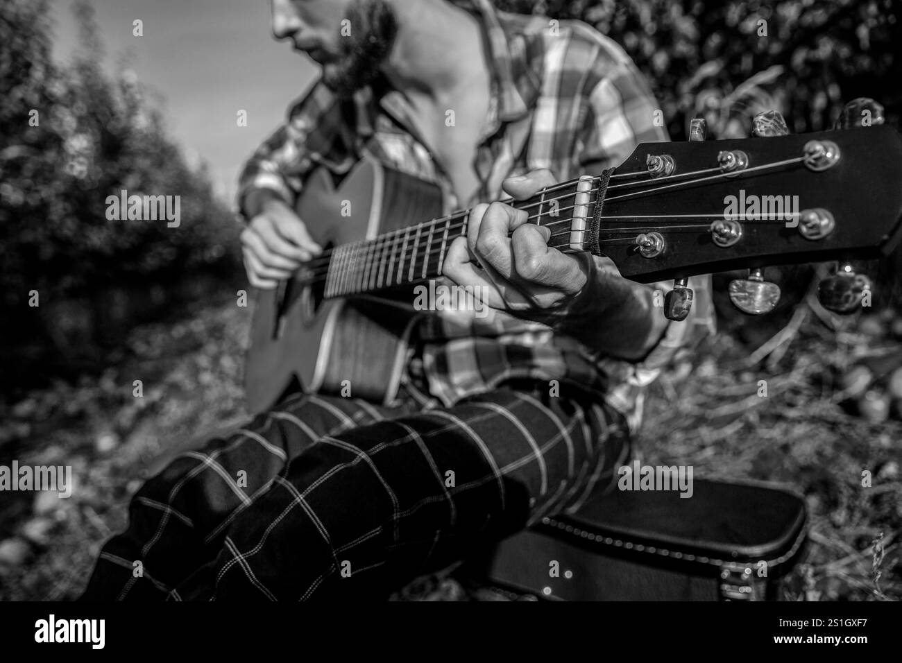 Smiling melody Black and White Stock Photos & Images - Alamy