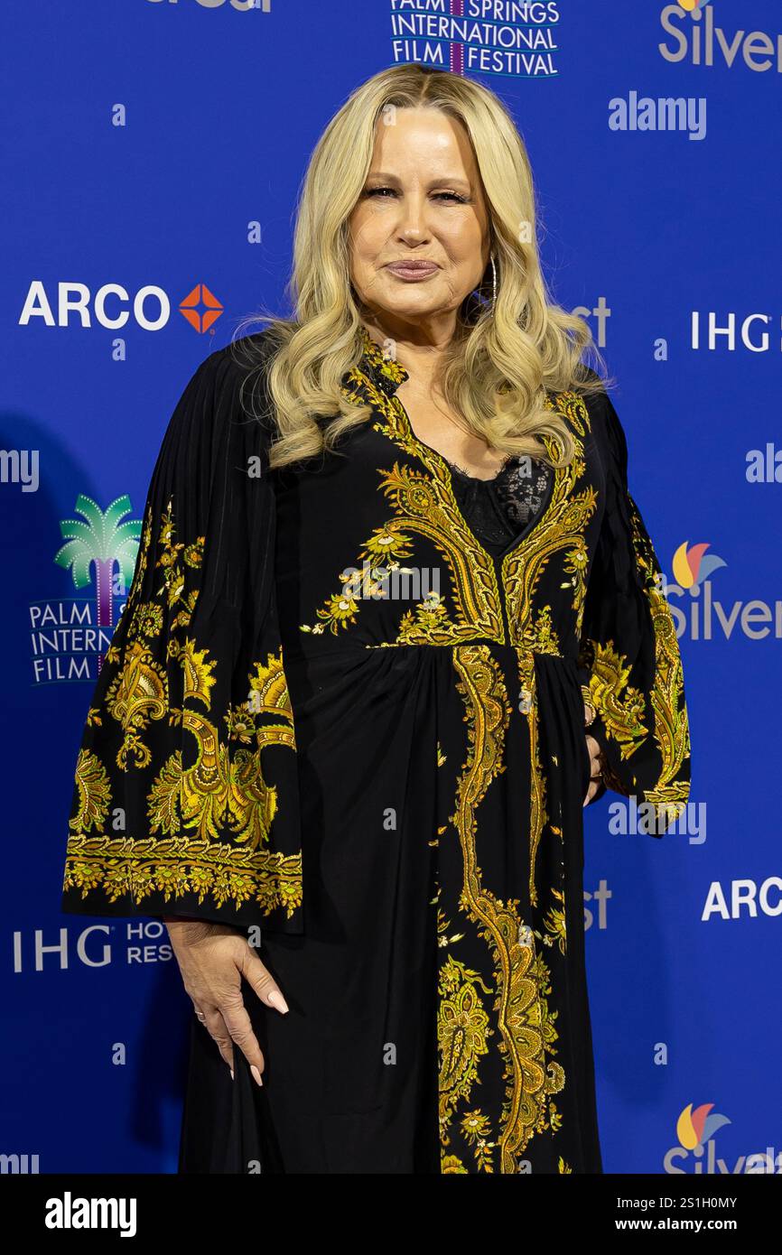 Jennifer Coolidge attends the arrivals of the 2025 Palm Springs ...