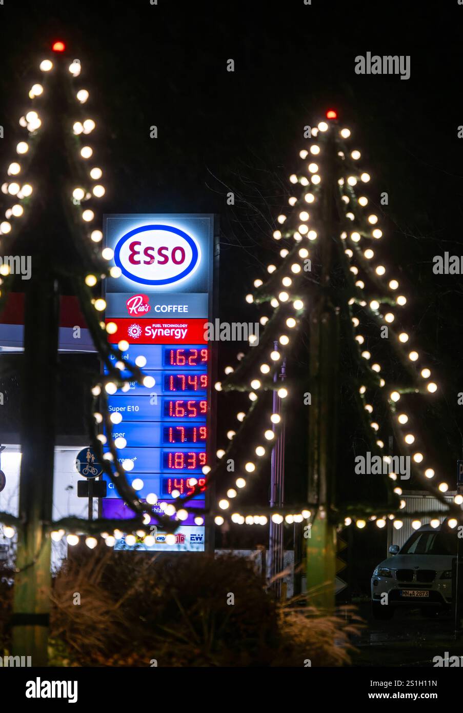 04.01.2025, Bad Wörishofen in Bayern Unterallgäu, Aktuelle Spritpreisanzeige an einer Esso ...