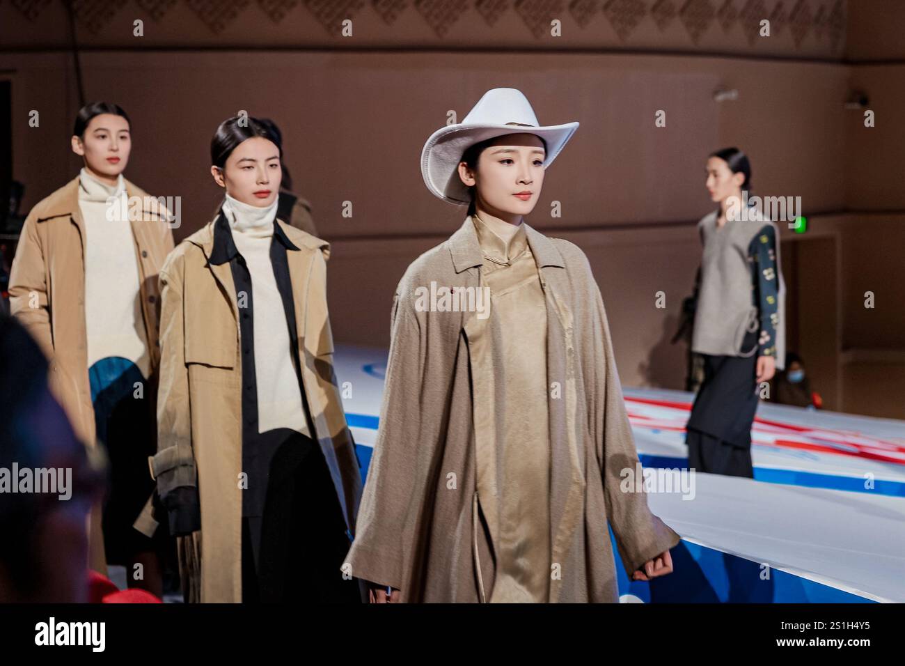 (250104) -- LHASA, Jan. 4, 2025 (Xinhua) -- This photo taken on Jan. 3 ...