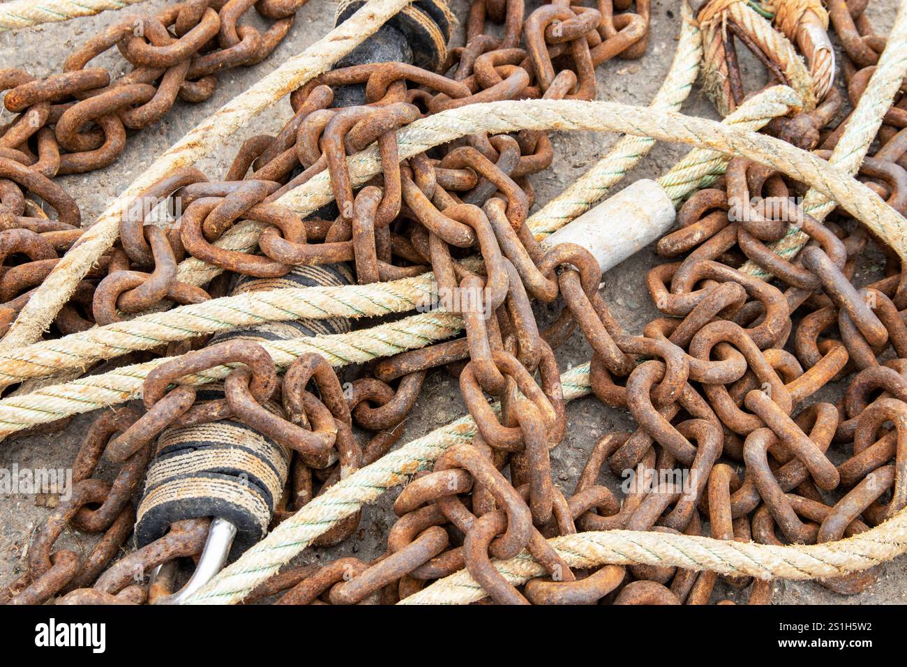 Chain floor hi-res stock photography and images - Alamy