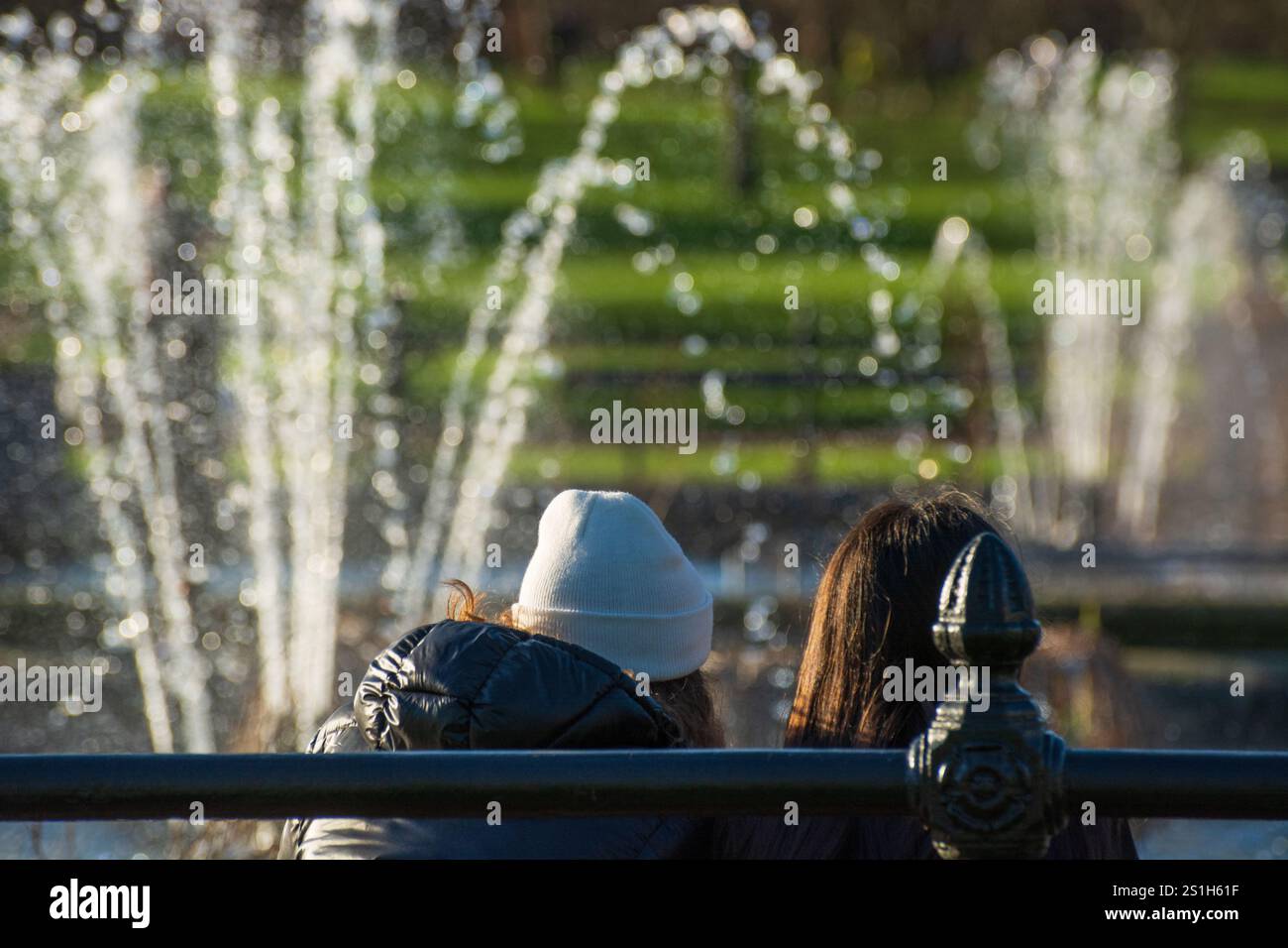 London, UK, 3rd Jan 2025. Londoners and tourists enjoying the fountains ...