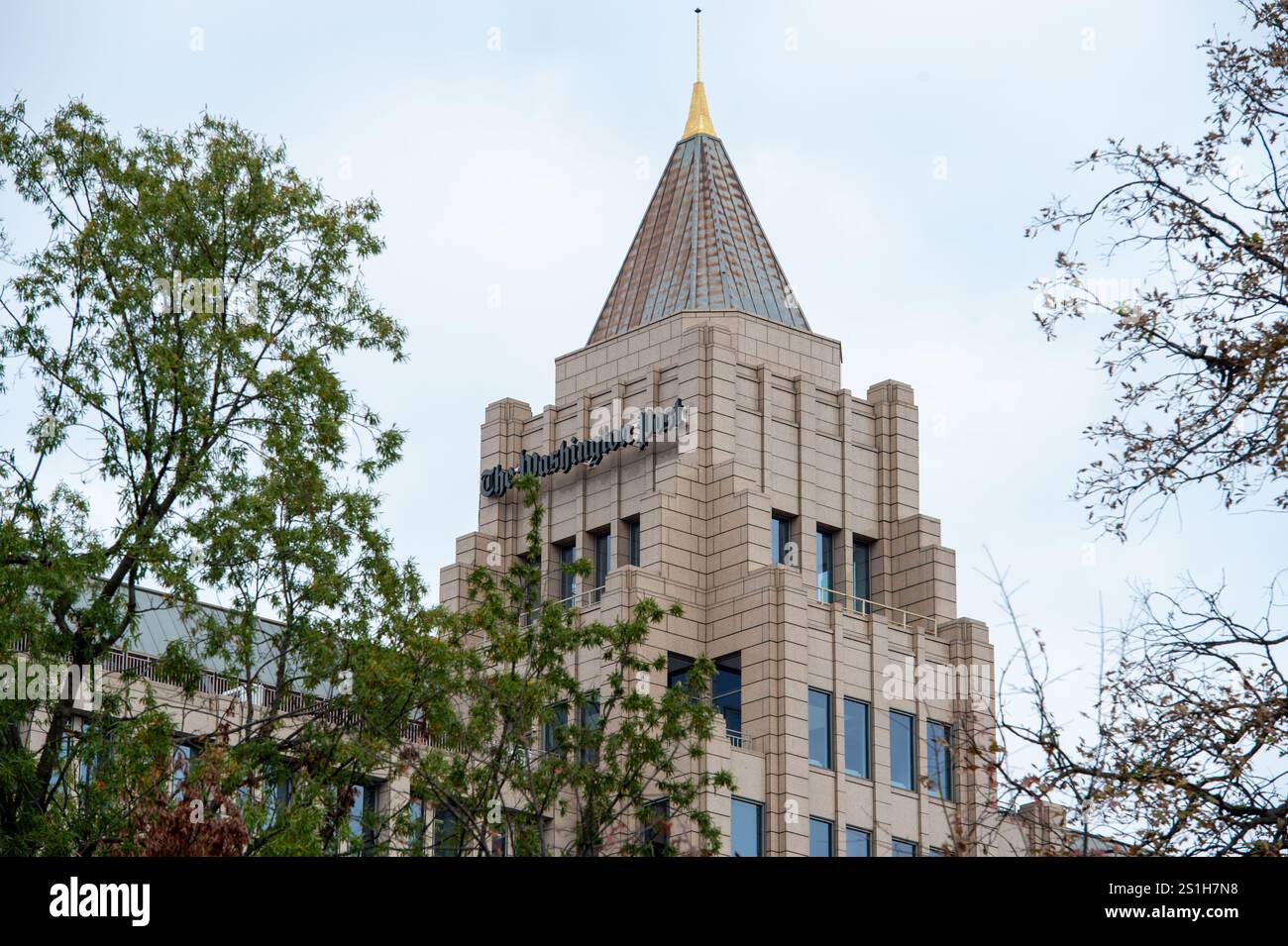 Washington, USA. 15th Nov, 2024. The logo of the "Washington Post" can ...