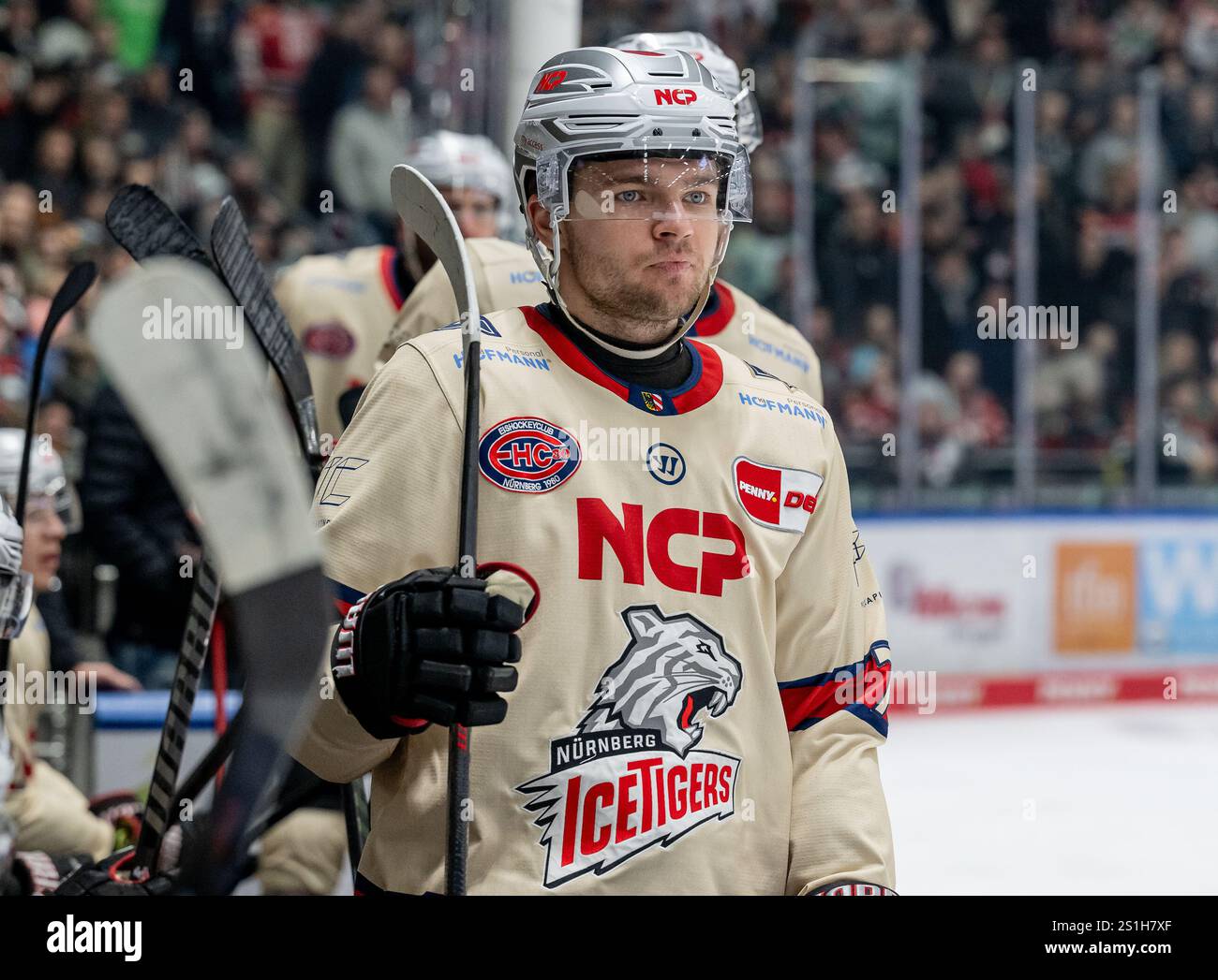 Roman Kechter (Nuernberg Ice Tigers, #73). GER, Augsburger Panther vs ...