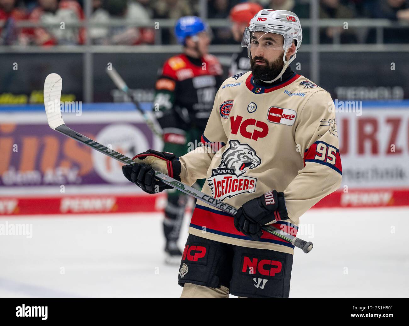 Charlie Gerard (Nuernberg Ice Tigers, #95). GER, Augsburger Panther vs ...