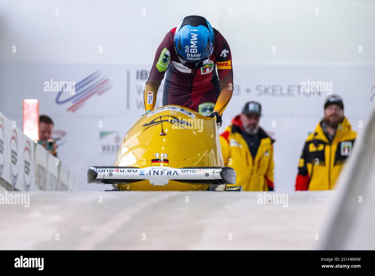 Winterberg, Germany. 04th Jan, 2025. Bobsleigh: World Cup, monobob ...