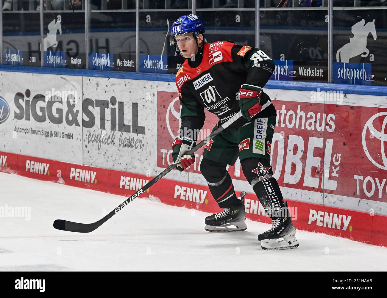 Augsburg, Deutschland. 03rd Jan, 2025. Mark Zengerle (Augsburger ...
