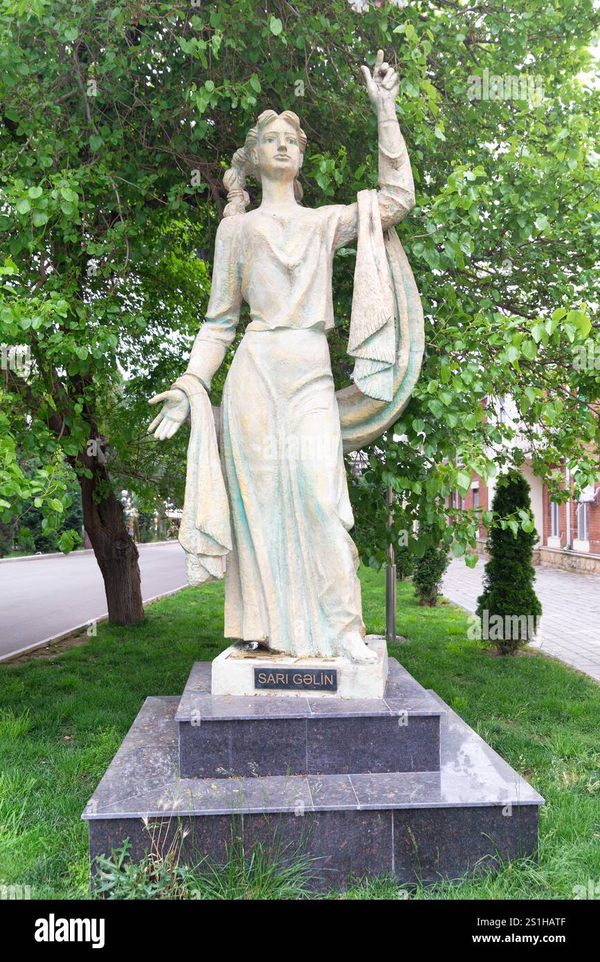 Sari gelin hi-res stock photography and images - Alamy