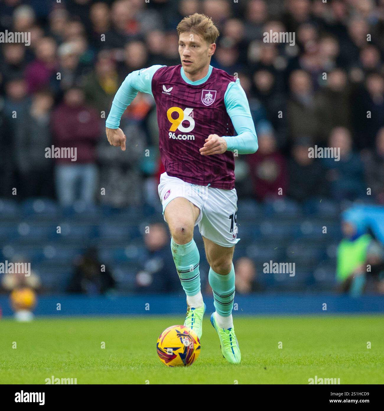 Zian Flemming #19 of Burnley FC during the Sky Bet Championship match ...