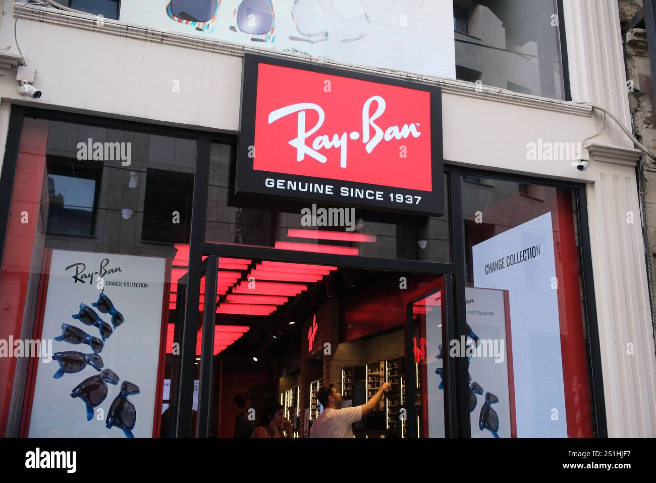 Ray-Ban store with people Stock Photo - Alamy