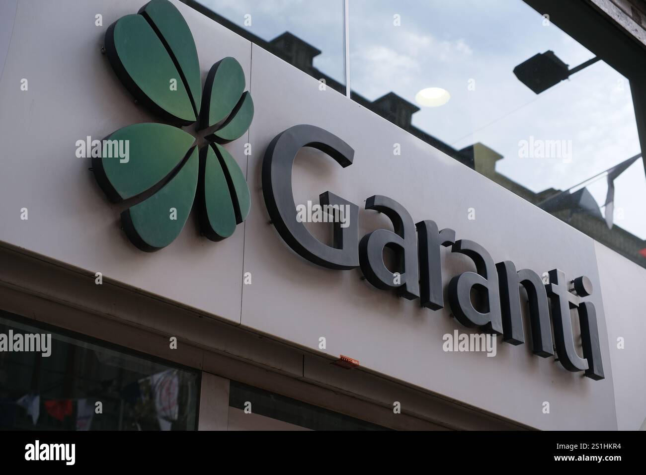 Garanti Bank brand logo Stock Photo - Alamy