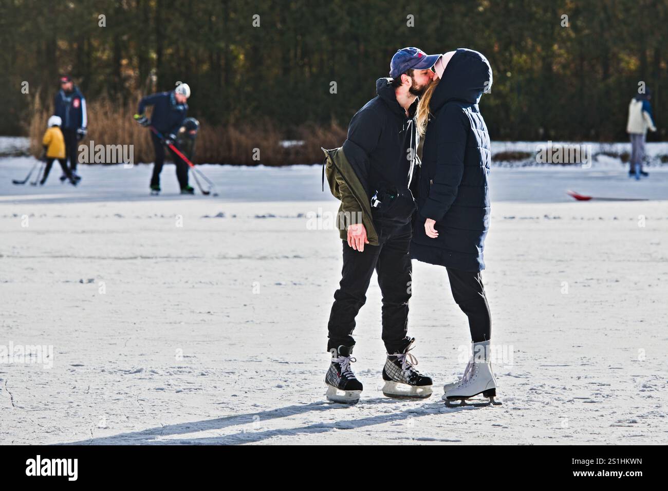 Ricany, Brno Region. 4th Jan, 2025. People enjoy the sunny wintry ...