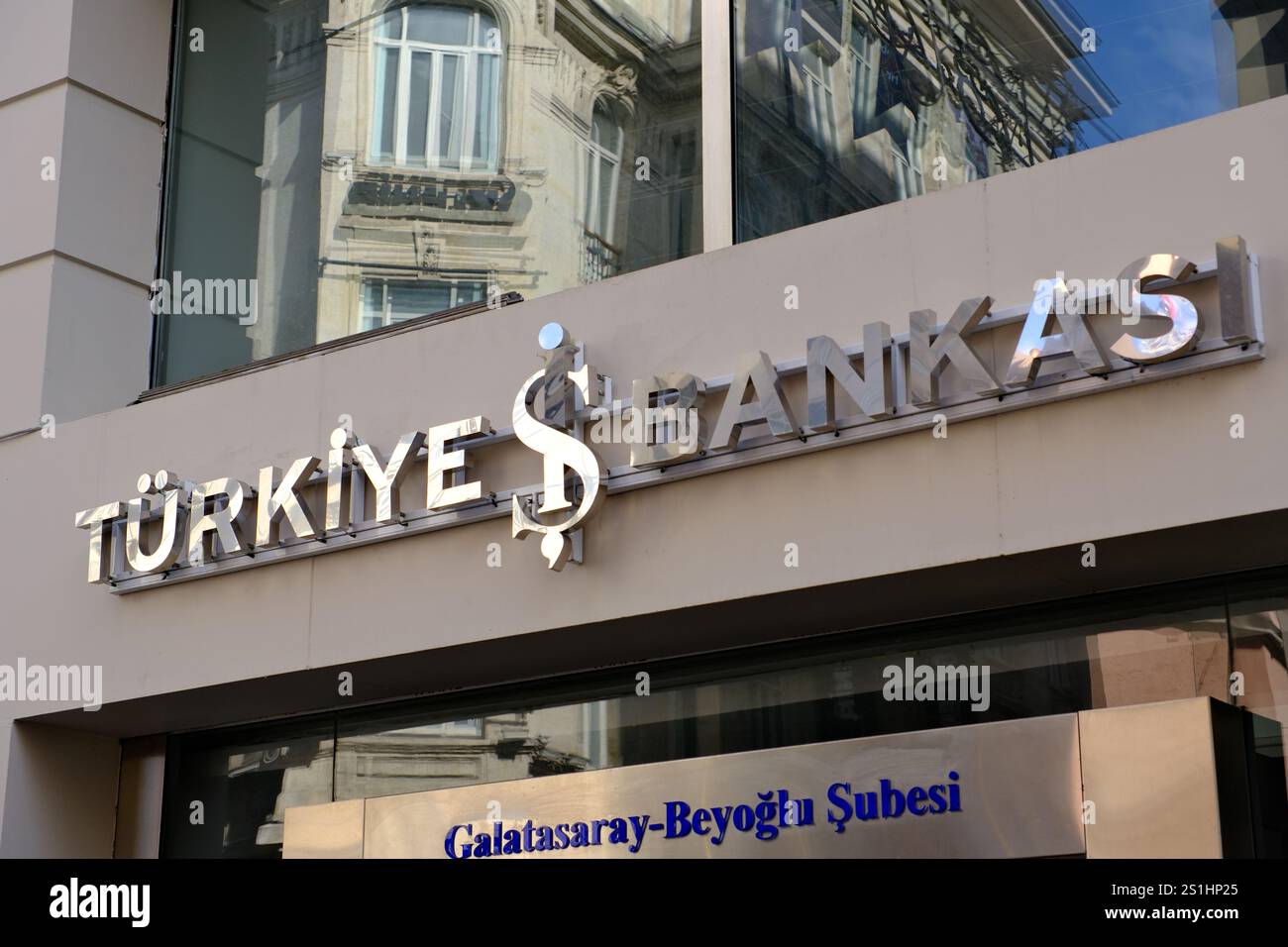 İşbank (Türkiye İş Bankası) bank brand logo Stock Photo - Alamy