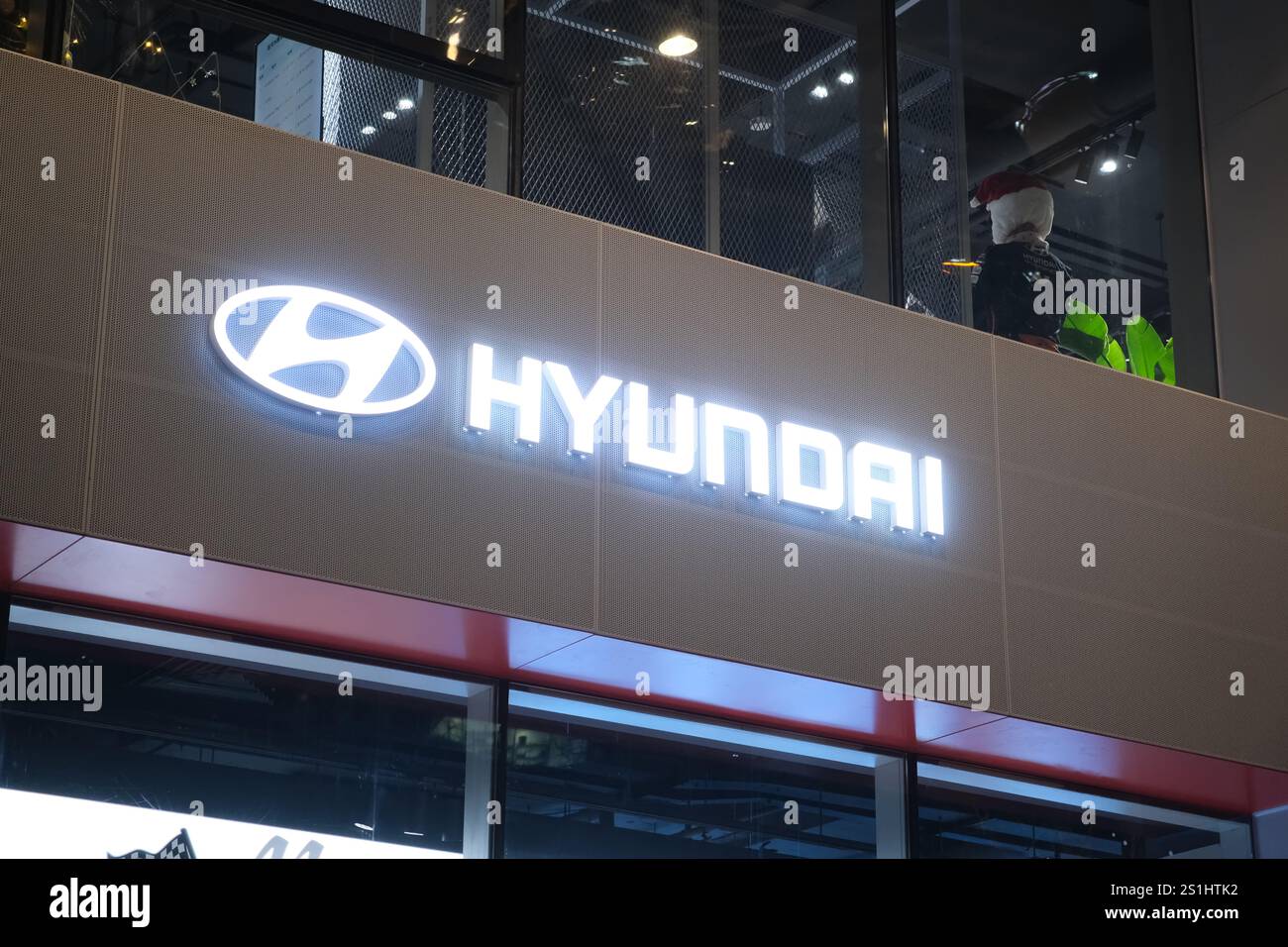 Hyundai Motor Company store sign brand logo close up Stock Photo - Alamy