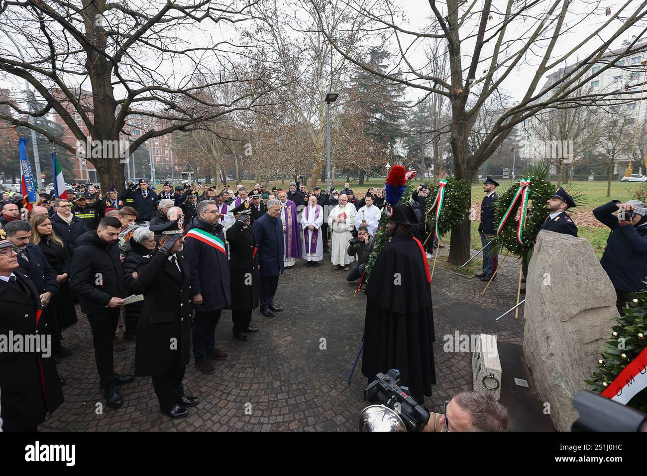 Bologna, Messa celebrata dall'arcivescovo Matteo Zuppi nella giornata ...
