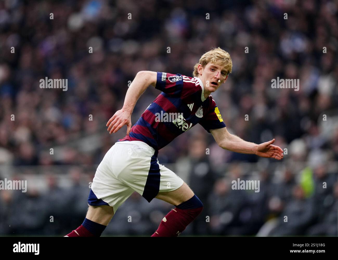 Newcastle United's Anthony Gordon during the Premier League match at ...