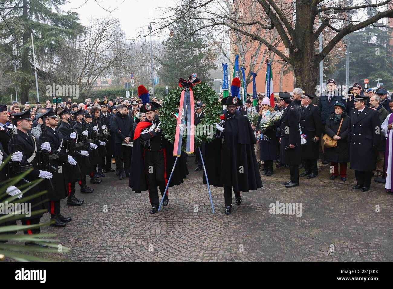 Bologna, Messa celebrata dall'arcivescovo Matteo Zuppi nella giornata ...