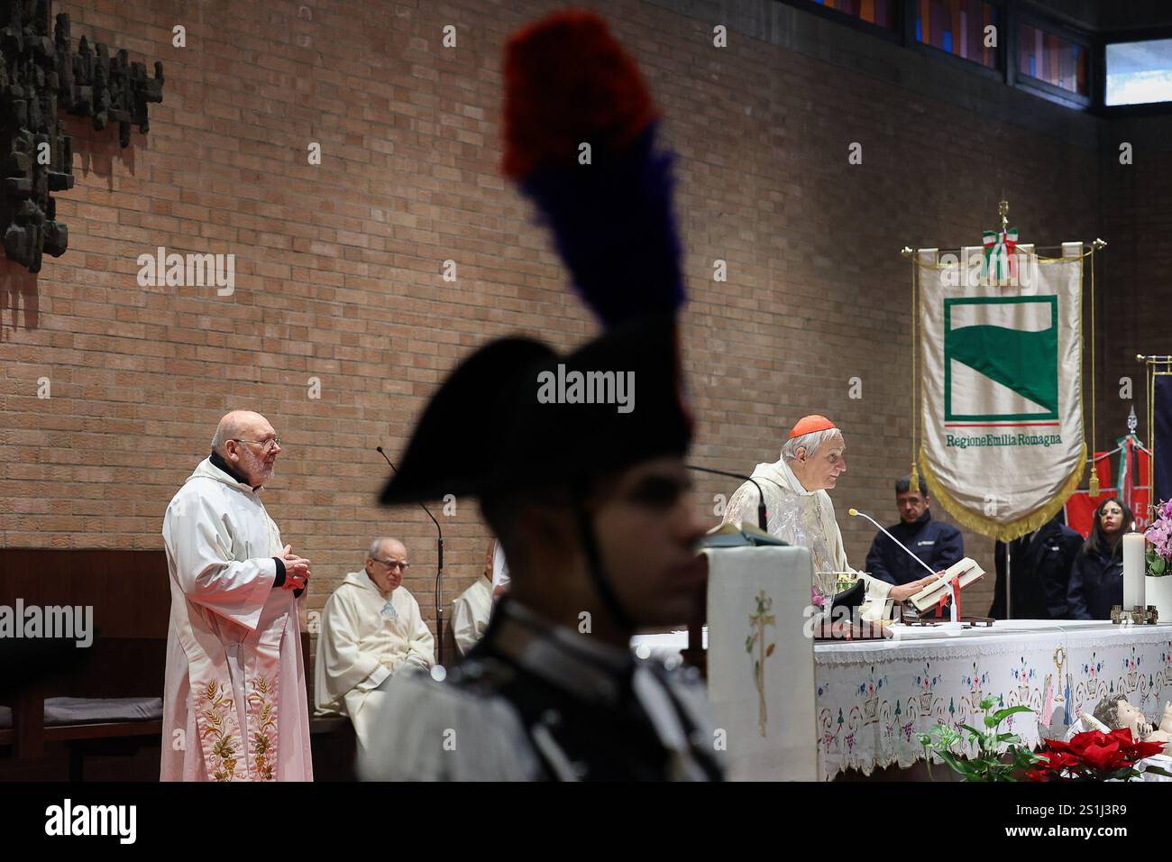 Bologna, Messa celebrata dall'arcivescovo Matteo Zuppi nella giornata ...