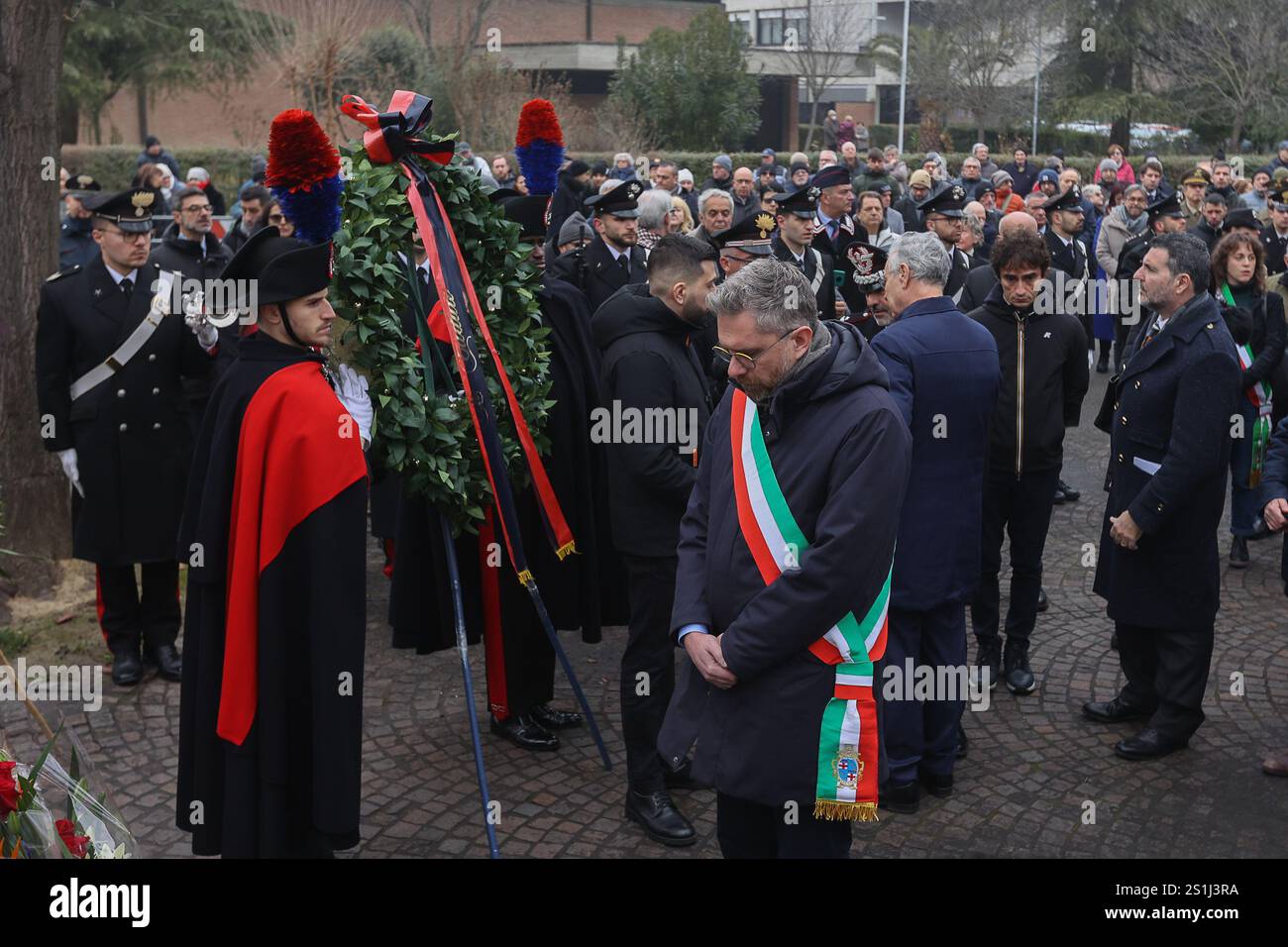 Bologna, Messa celebrata dall'arcivescovo Matteo Zuppi nella giornata ...