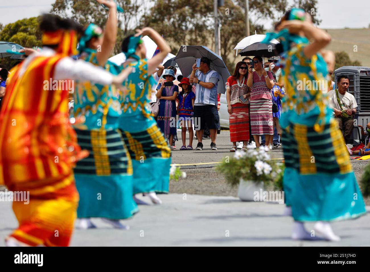 Melbourne, Australia. 04th Jan, 2025. Families gather to celebrate with ...